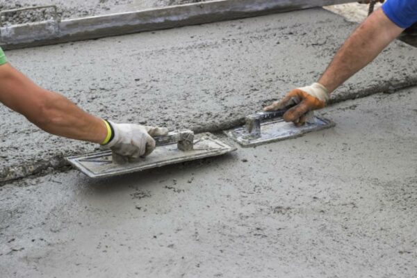 Types of Concrete Trowels and How to Use Them Properly