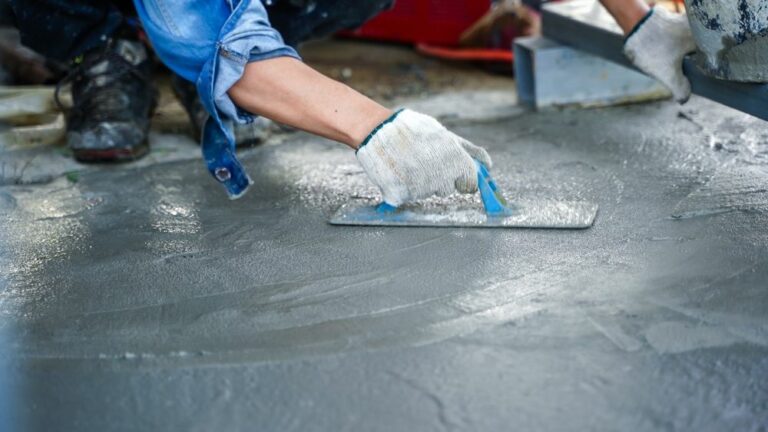 Types of Concrete Trowels and How to Use Them Properly