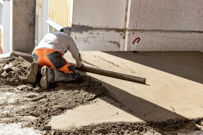 Manual vs Vibrating Screed: Which Delivers a Smoother Finish?